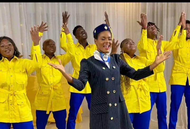 Musique : Akpé,Almok toujours constante dans la prière et le ...